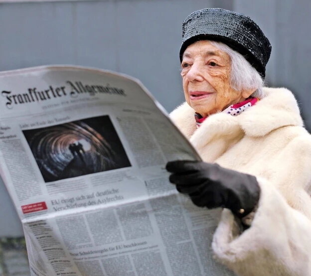 Photographing a witness of the Holocaust - Interviews